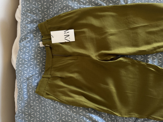 Zara lanene pantalone sa etiketom