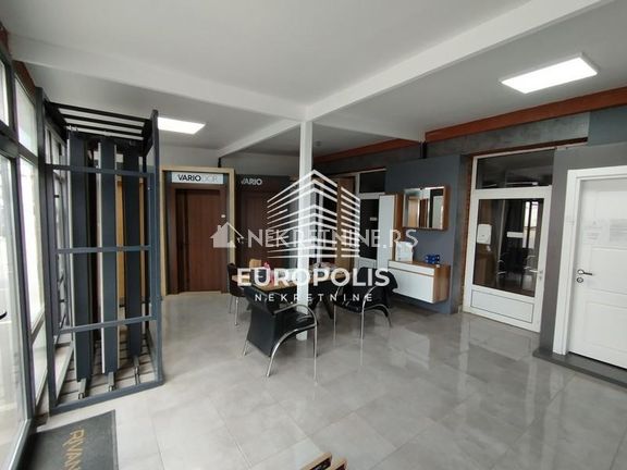 Izdavanje, izuzetan lokal na prometnoj lokaciji ID#7267