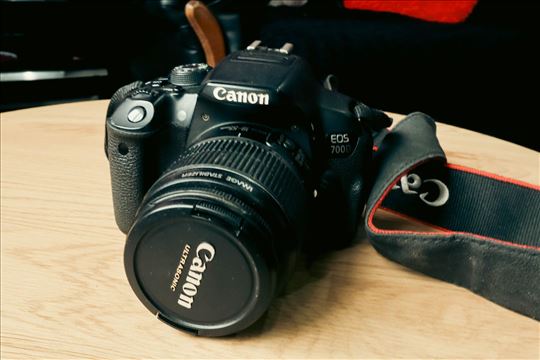 Canon EOS 700D + objektiv 18-55mm