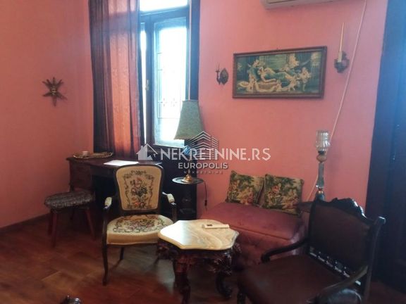 Avijatičarski trg, Centar, Zemun ID#4745