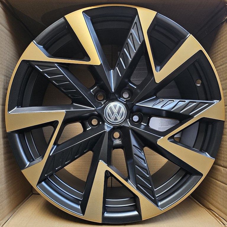 ALU FELNE
8J x18 ET40 5X112