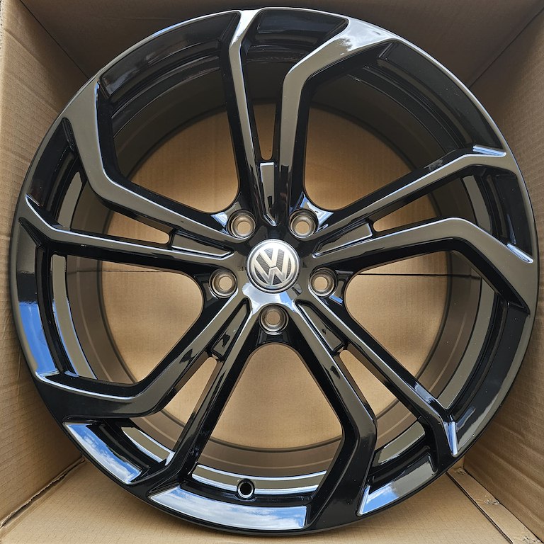 ALU FELNE
8J x19 ET42 5X112