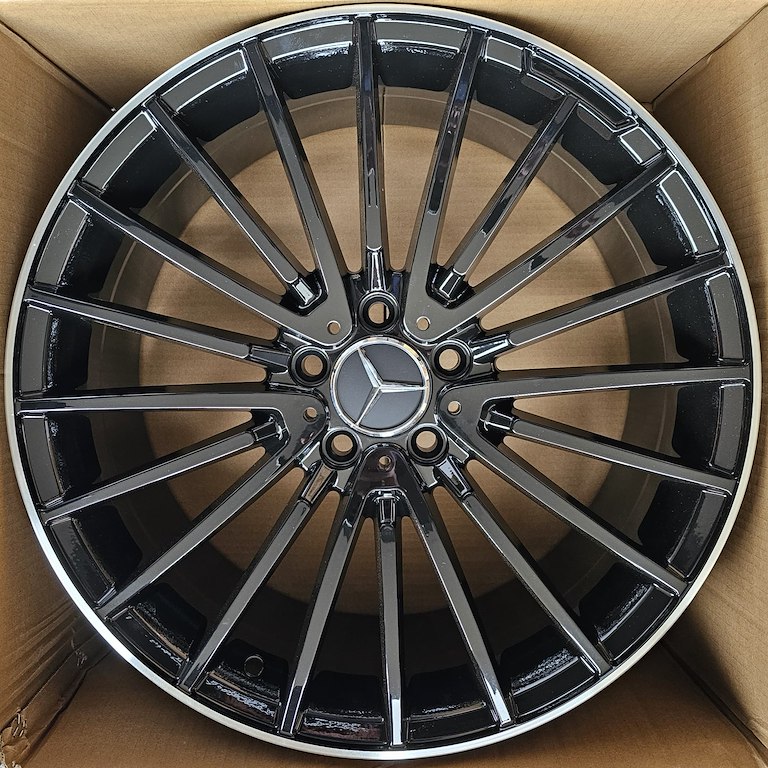 ALU FELNE
8.5J x20 ET40 5X112