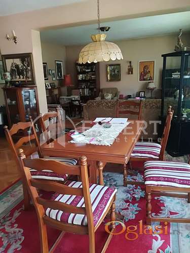 Kuća, Crveni pevac, 270m2