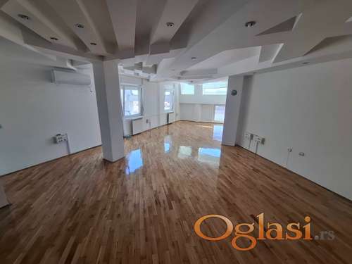 Šestosoban prazan stan 220m Novi Sad,Centar Zmaj Jovina IZDAJE SE