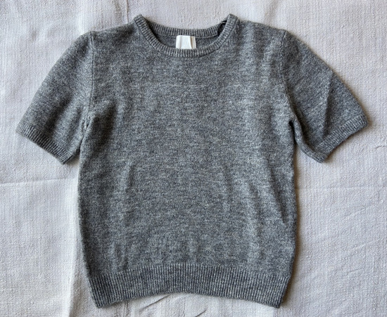 H&M sivi dzemper kratkih rukava XS/S