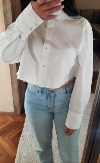    H&M oversized crop kosulja isfazonirana