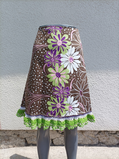 Šarena Retro Hippie Suknja sa Pletenim Krajevima M