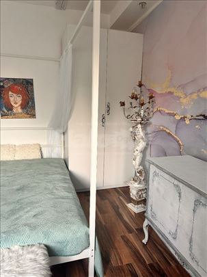 Renoviran stan sa balkonom