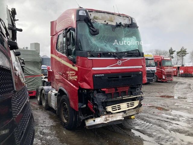Volvo FH500 tegljač nakon udesa
