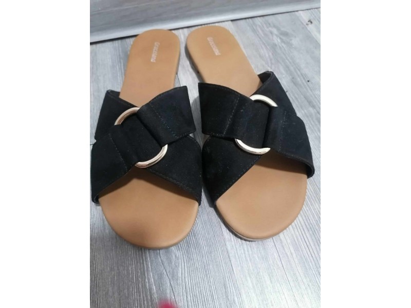 Papuče nove 42