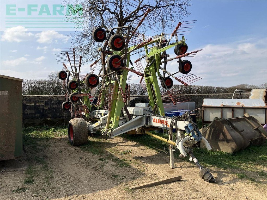Claas LINER 3500 prevrtač sena