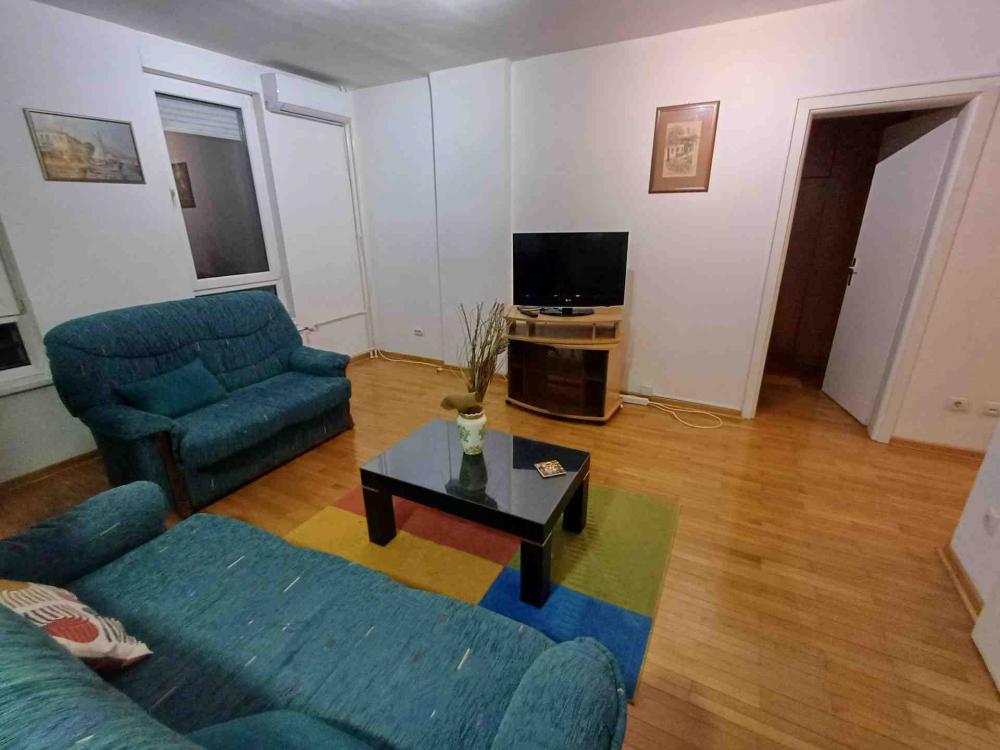 Mileve Marić Ajnštajn, Dvosoban stan za izdavanje, 52m2, 500€