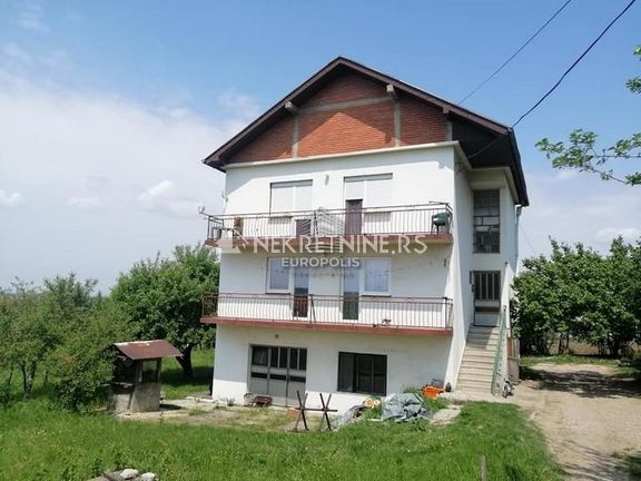 Odlična kuća sa velikim placem ID#7587