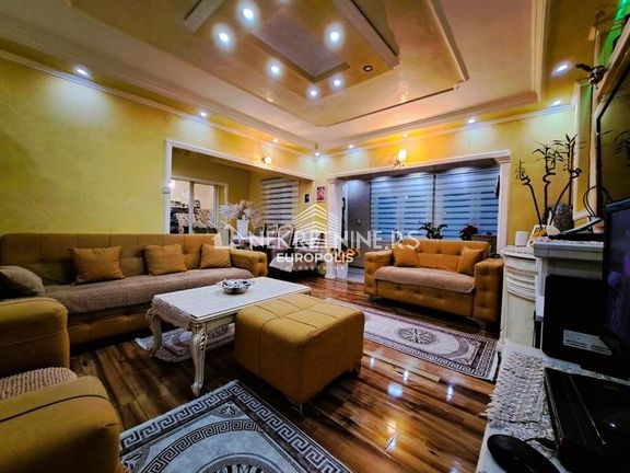Centar, Zemun, Hitno ID#6130