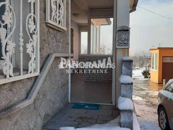 Glumčevo Brdo,105m2+druga kuća od 711m2,67ari,uknjiženo ID#5112