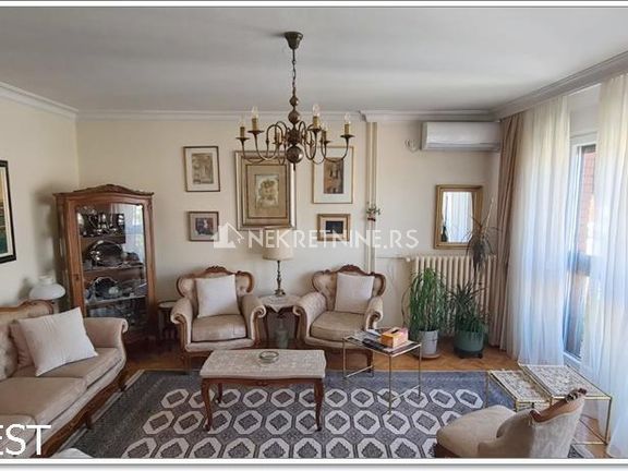 5,0 odlična lokacija, garaža 21m2, porodičan stan ID#1734
