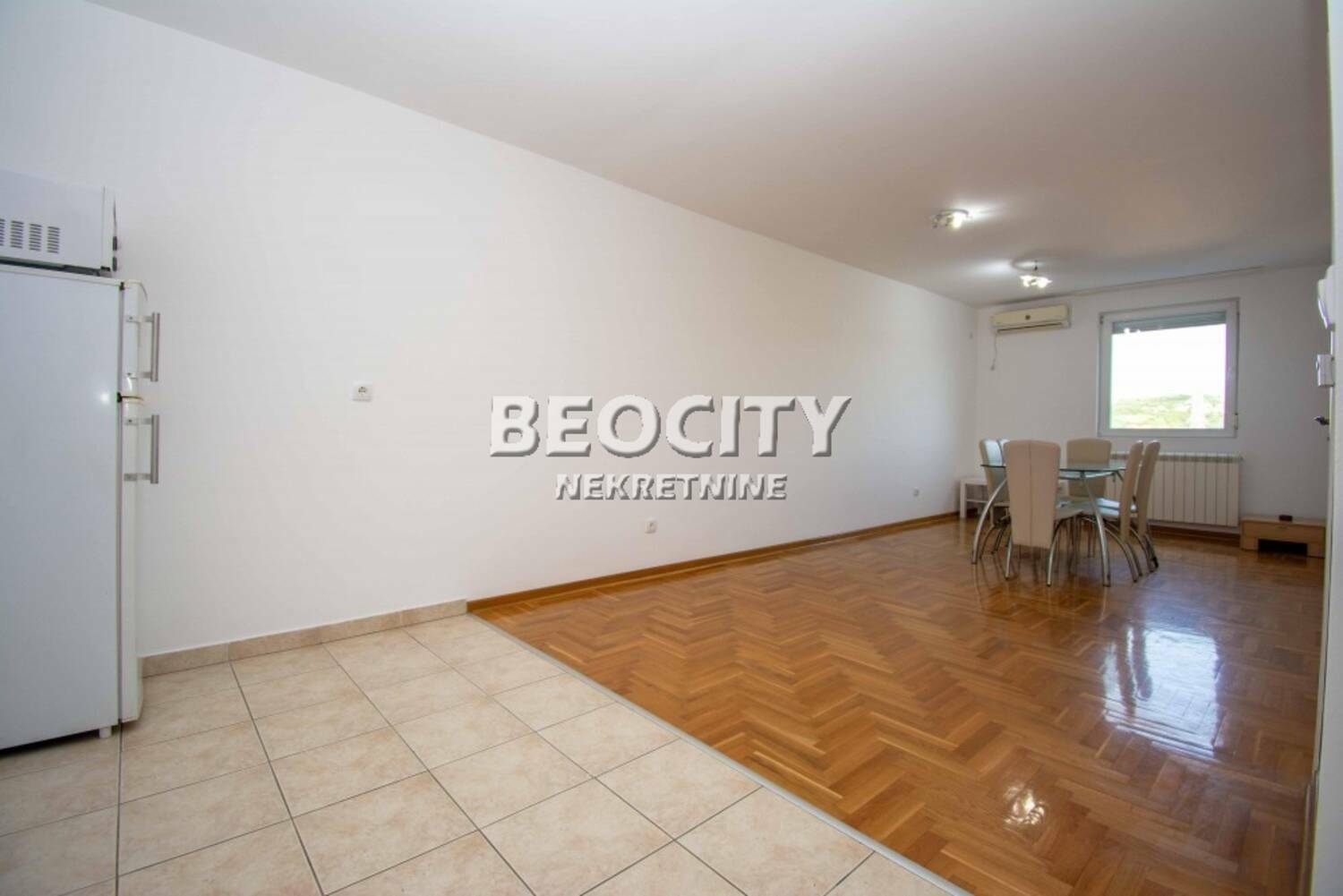 Voždovac, Farmaceutski fakultet, Dušana Jovanovića, 3.0, 72m2, 220000EUR