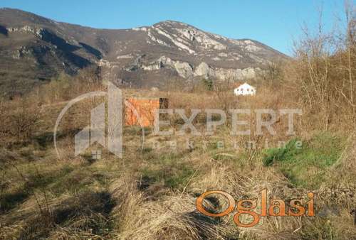 Plac Ostrovica