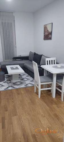 SALAJKA IZDAJE SE NAMEŠTENA GARSONJERA