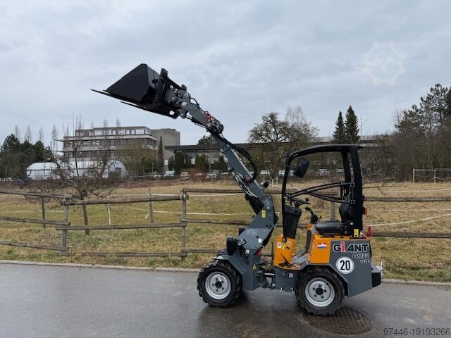 Utovarivač točkova
Giant G1100