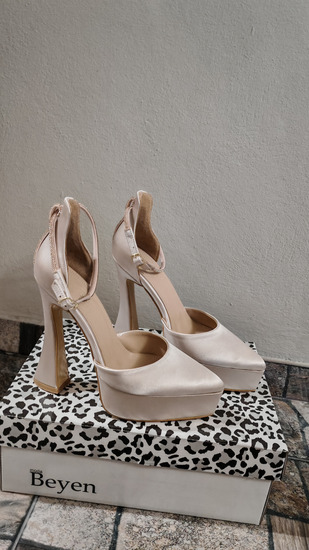 NOVE saten cipele
