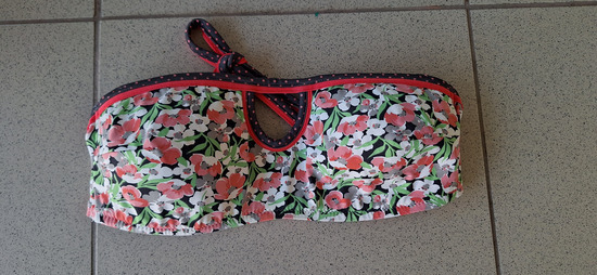 Calzedonia gornji deo kupaceg NOVO