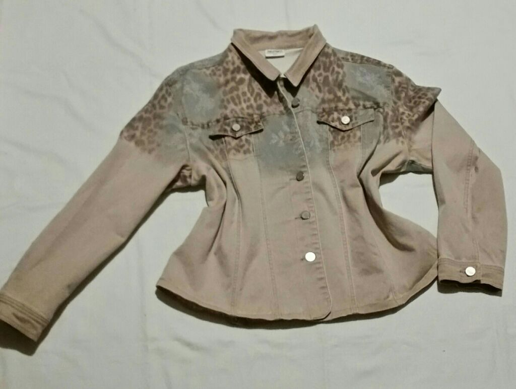 NEMAČKA original prelepa jakna, uvek aktuelan model, kao nova je, vel