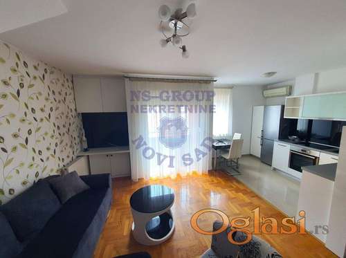 Predstavljamo Vam prelep, dvosoban stan na Podbari, uknjižene površine 55 m², dok u stvarnosti raspolaže sa čak 70 m² prostora.