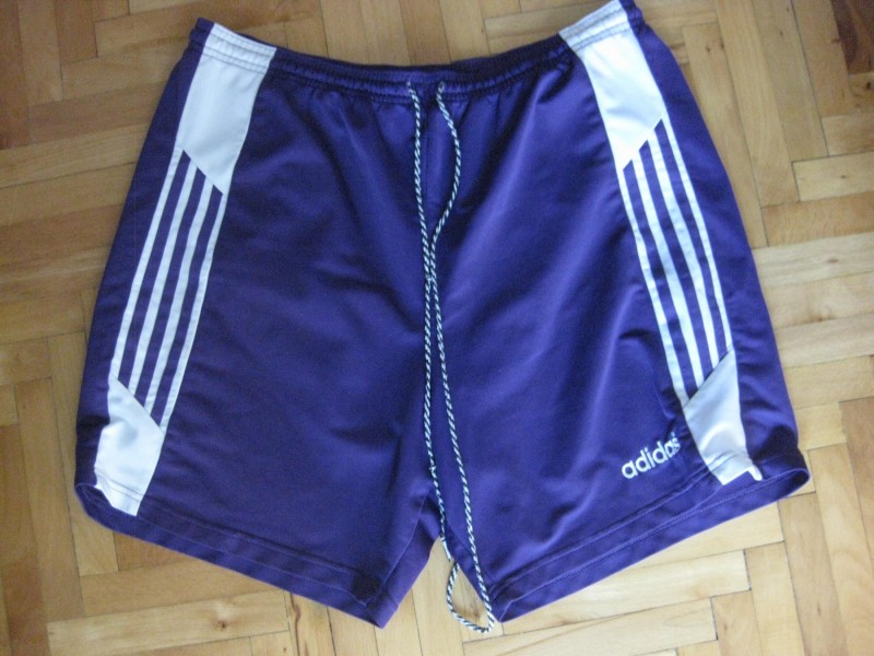 Orig. Adidas ljubičaste bermude kao nove .. L-XL