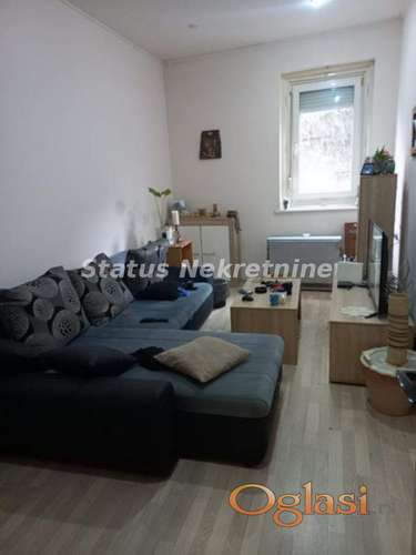 Petrovaradin-Prazan Dvorišni Dvosoban stan 43 m2-zakupnina 200e-pogodno je za Radnike-065/385 8880