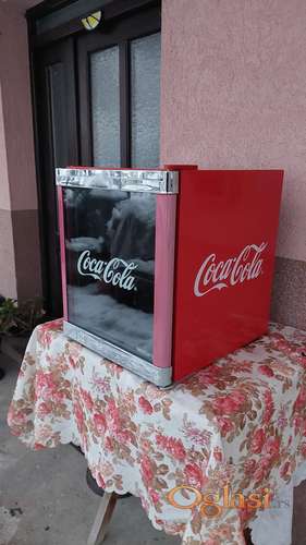 Mini bar frizider coca cola