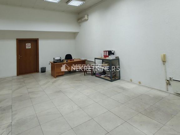 Savski Trg, prazan, na dva nivoa
