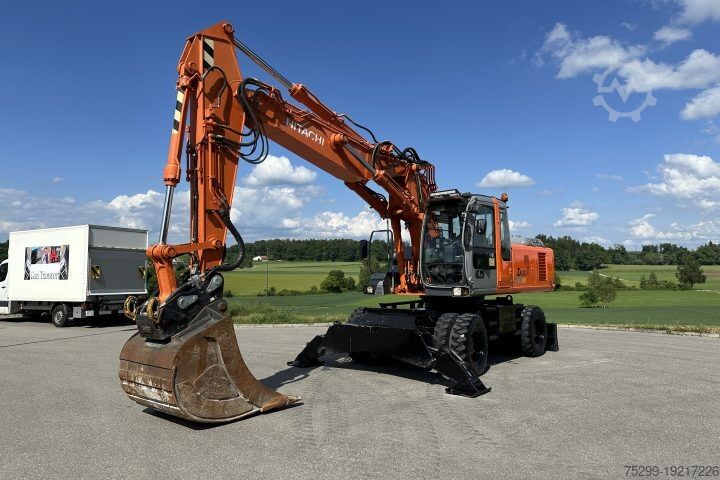 Lančani bager
Hitachi ZX210W Lehnhoff Schnellwechsler / Swiss-Vehicle