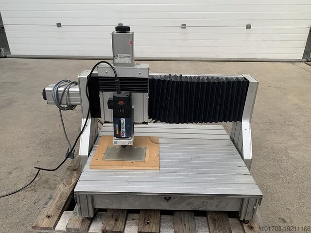 Mali bušenje / glodalica
ISERT ELECTRONIC X 350 / Y 300 / Z 70 mm - 24000 RPM