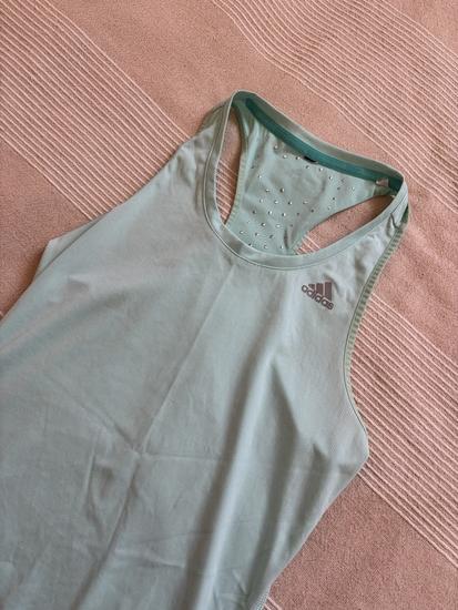 Adidas top majica za trening S