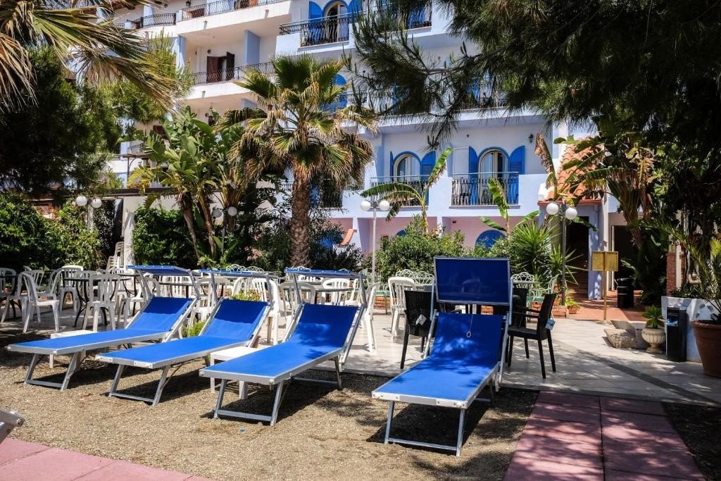 HOTEL NIKE 4* - Đardini Naksos / Sicilija