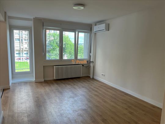 Blok 23, 3,0, 71m2, I, renoviran