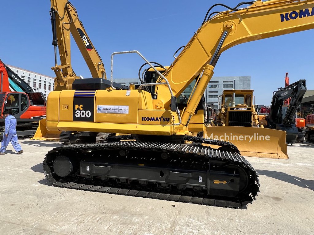 Komatsu PC300 bager guseničar