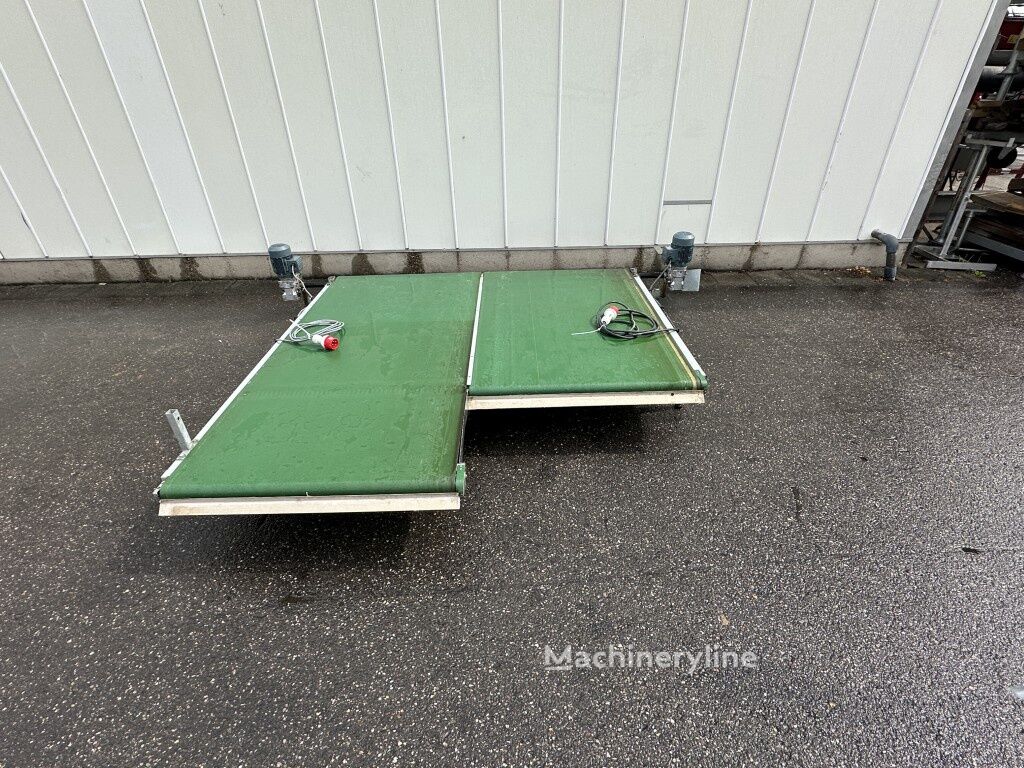 Aweta poljoprivredni transporter