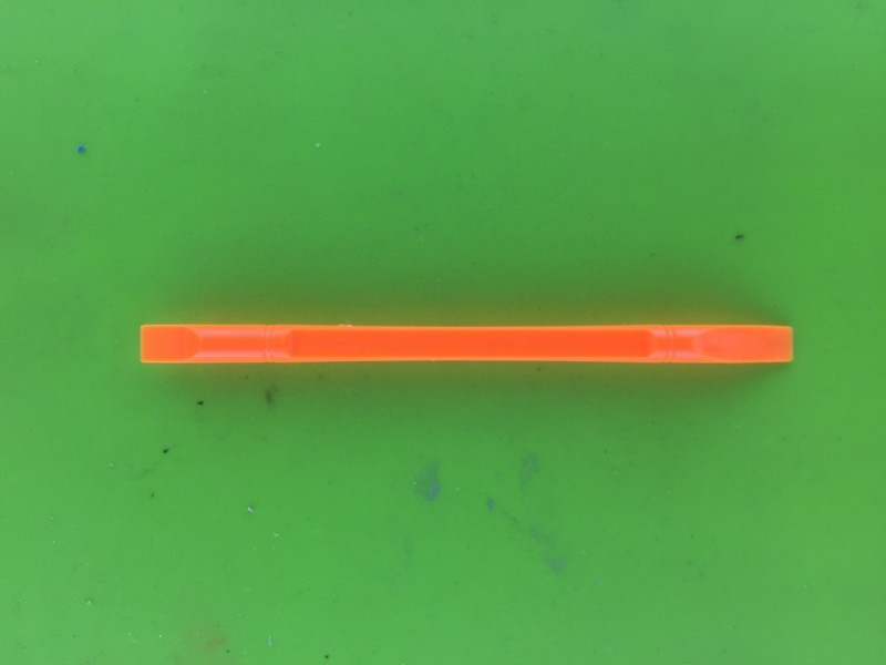 Naranzasti spudger