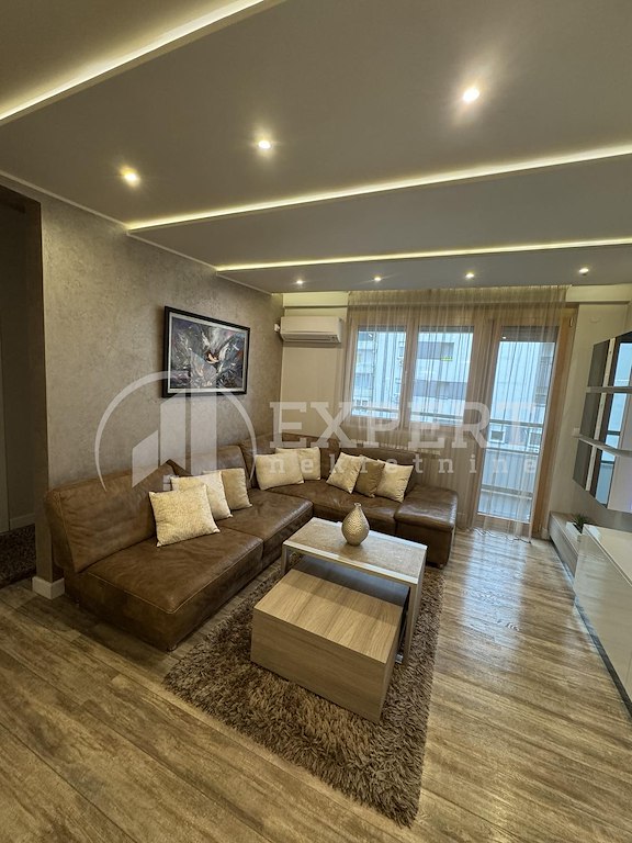 Trosoban stan, 75 m2, Centar, Cvijićeva ID: i-014086