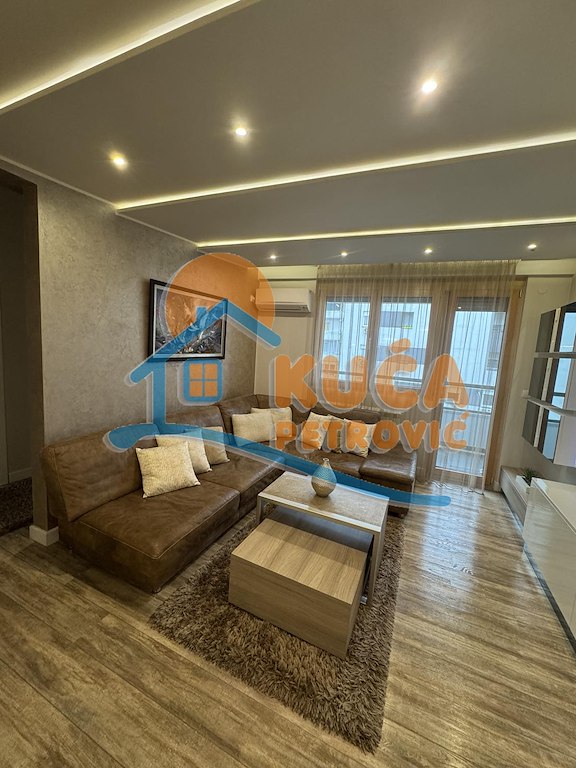 Trosoban stan, 75 m2, Centar, Cvijićeva ID: i-014086