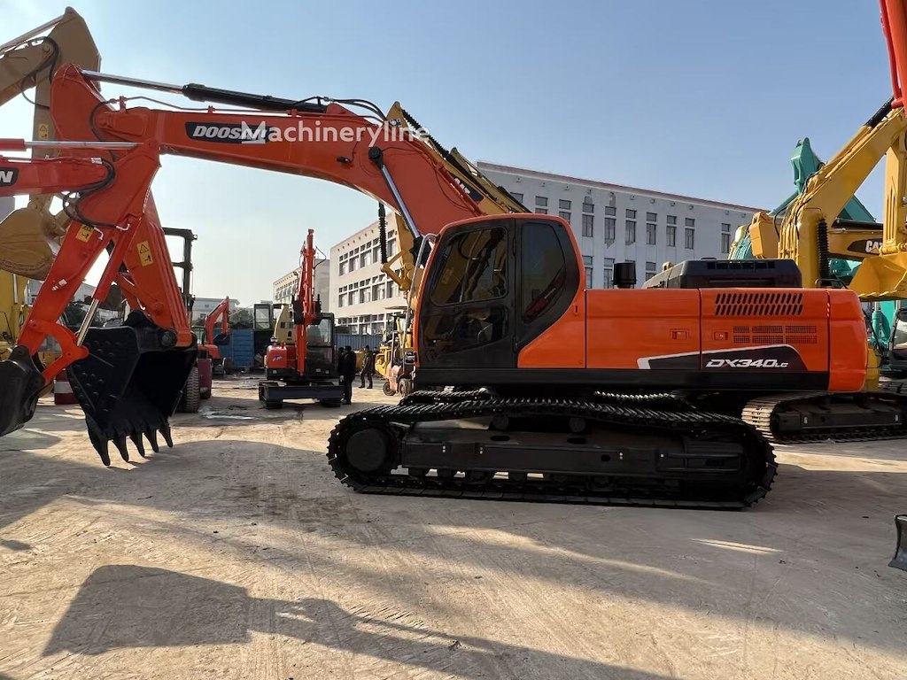Doosan DX340 bager guseničar