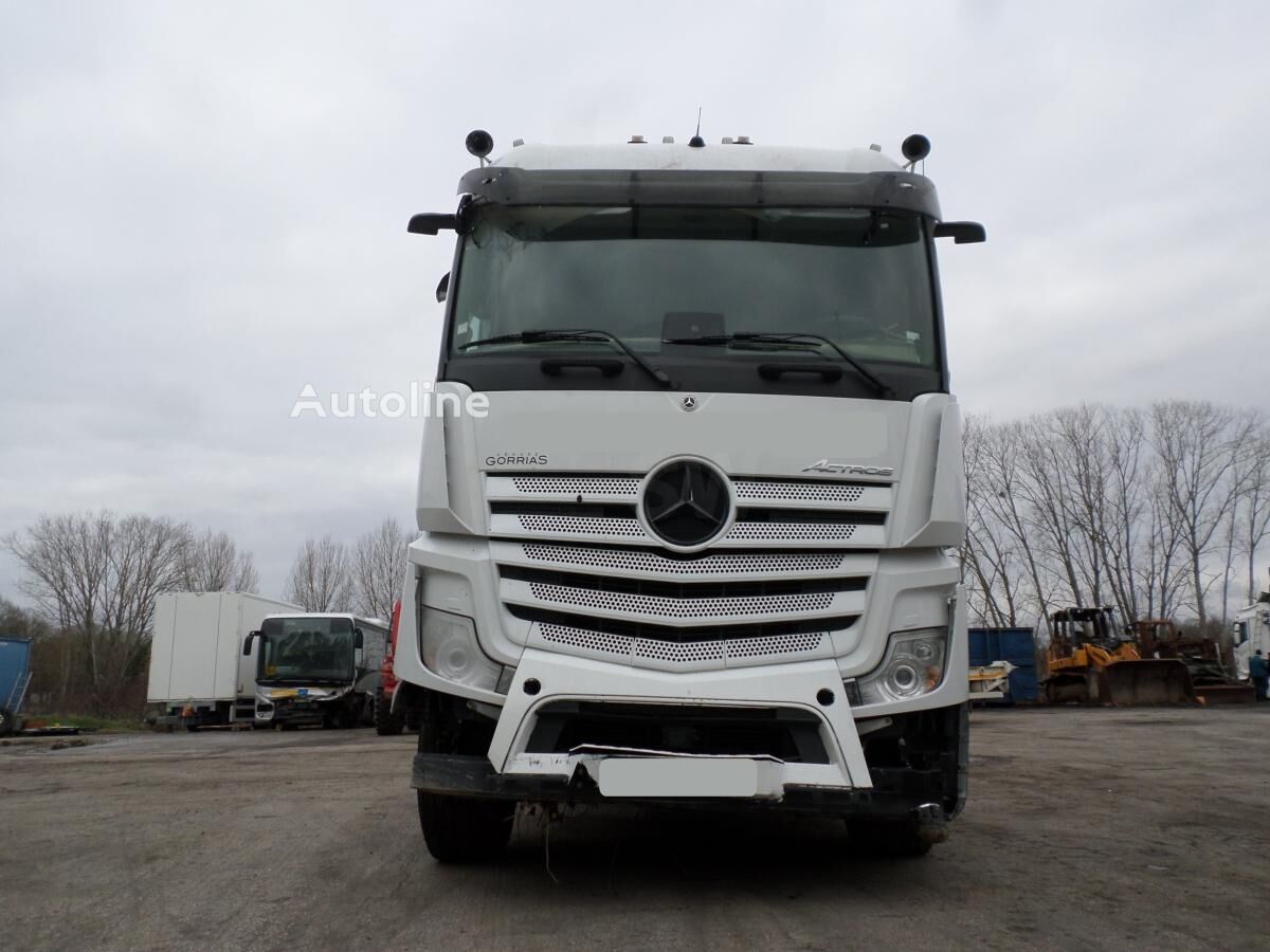 Mercedes-Benz Actros 1853 tegljač nakon udesa