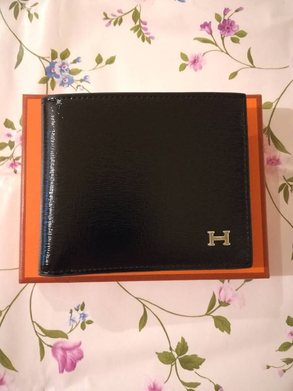 Muški novčanik, Hermes, Materijal: Lakovana koža