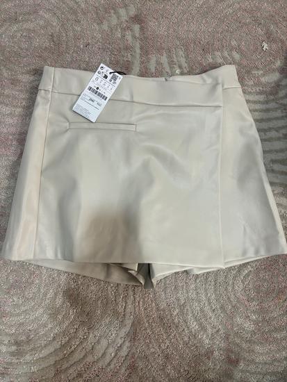 Stradivarius suknja/sorts(skort)novo 1800!!!