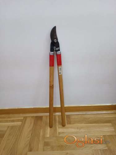 PRODAJEM BASTANSKE MAKAZE
