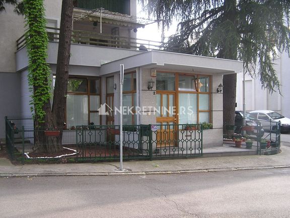 ДЕДИЊЕ, КЛАСИЧНА ЕЛЕГАНЦИЈА И ДОДАТА ВРЕДНОСТ ВАШЕМ ПОСЛОВАЊУ