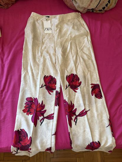 Zara pantalone L novo